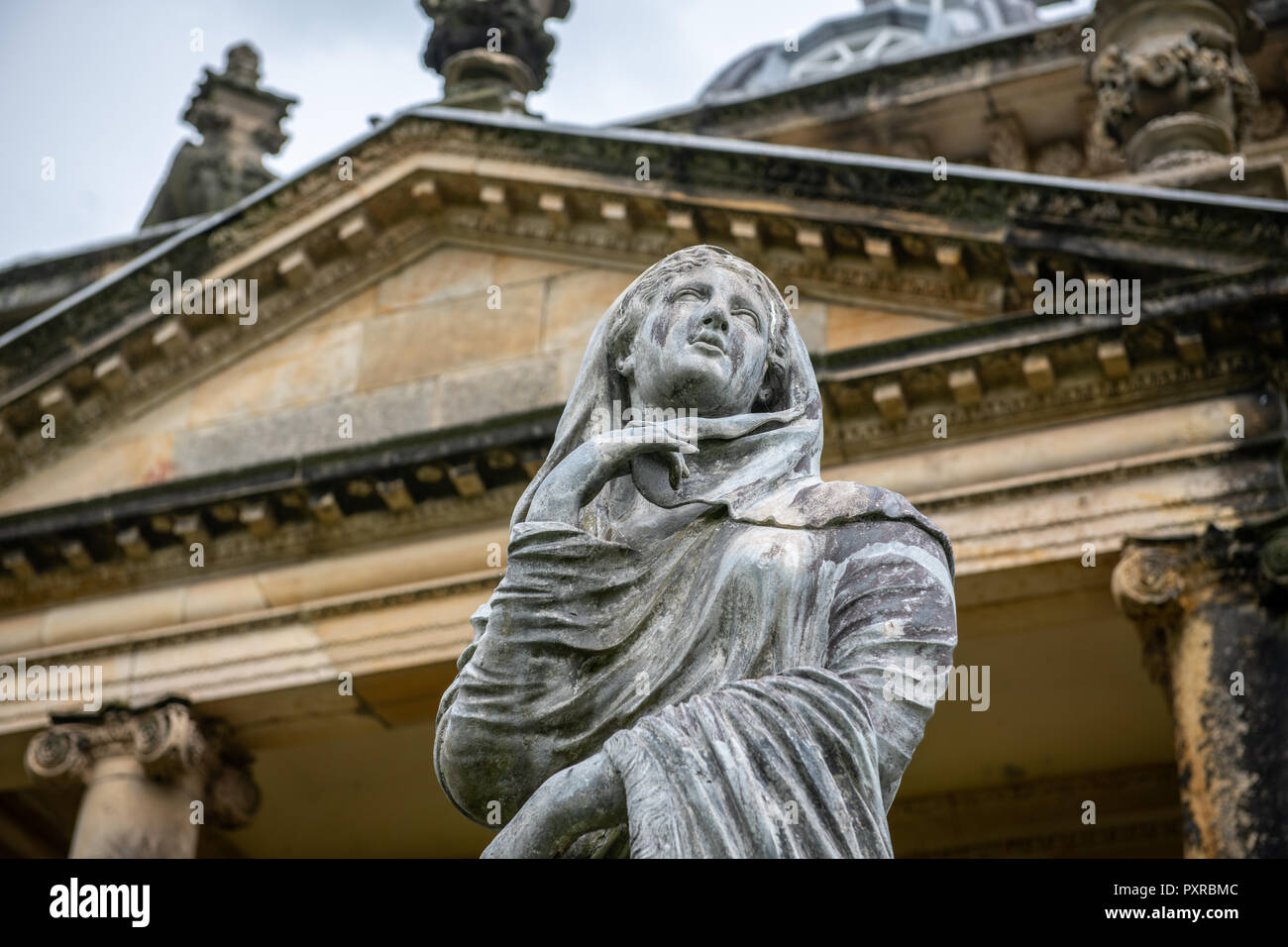 Dramatic Sculpture Stock Photos & Dramatic Sculpture Stock Images - Alamy
