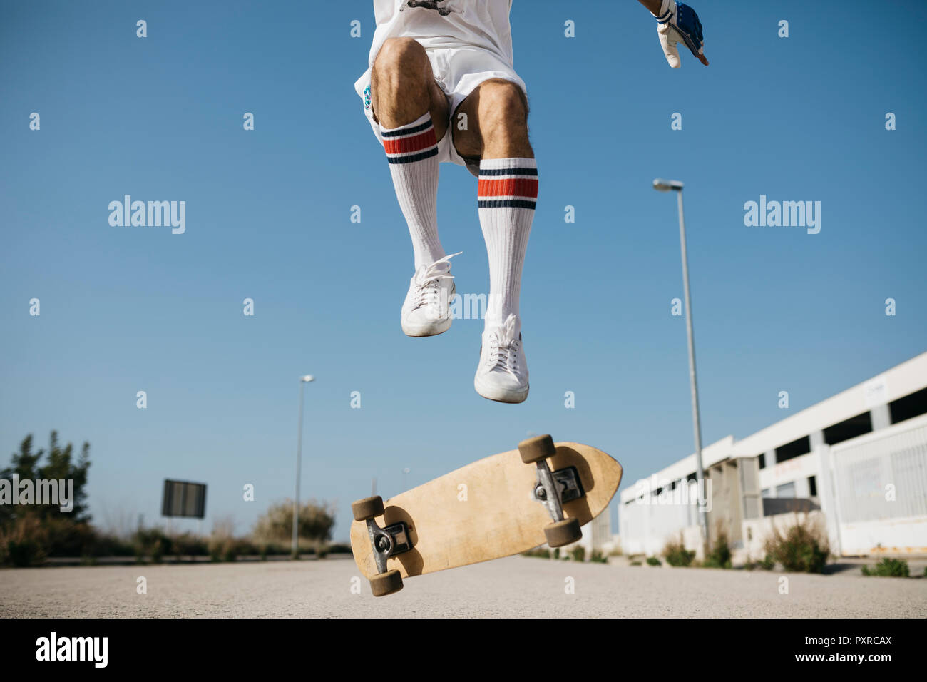 Jumping ground hi-res stock photography and images - Alamy