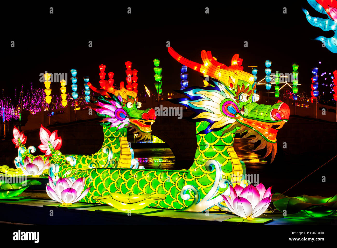 dragon at chinese lantern festival Stock Photo - Alamy