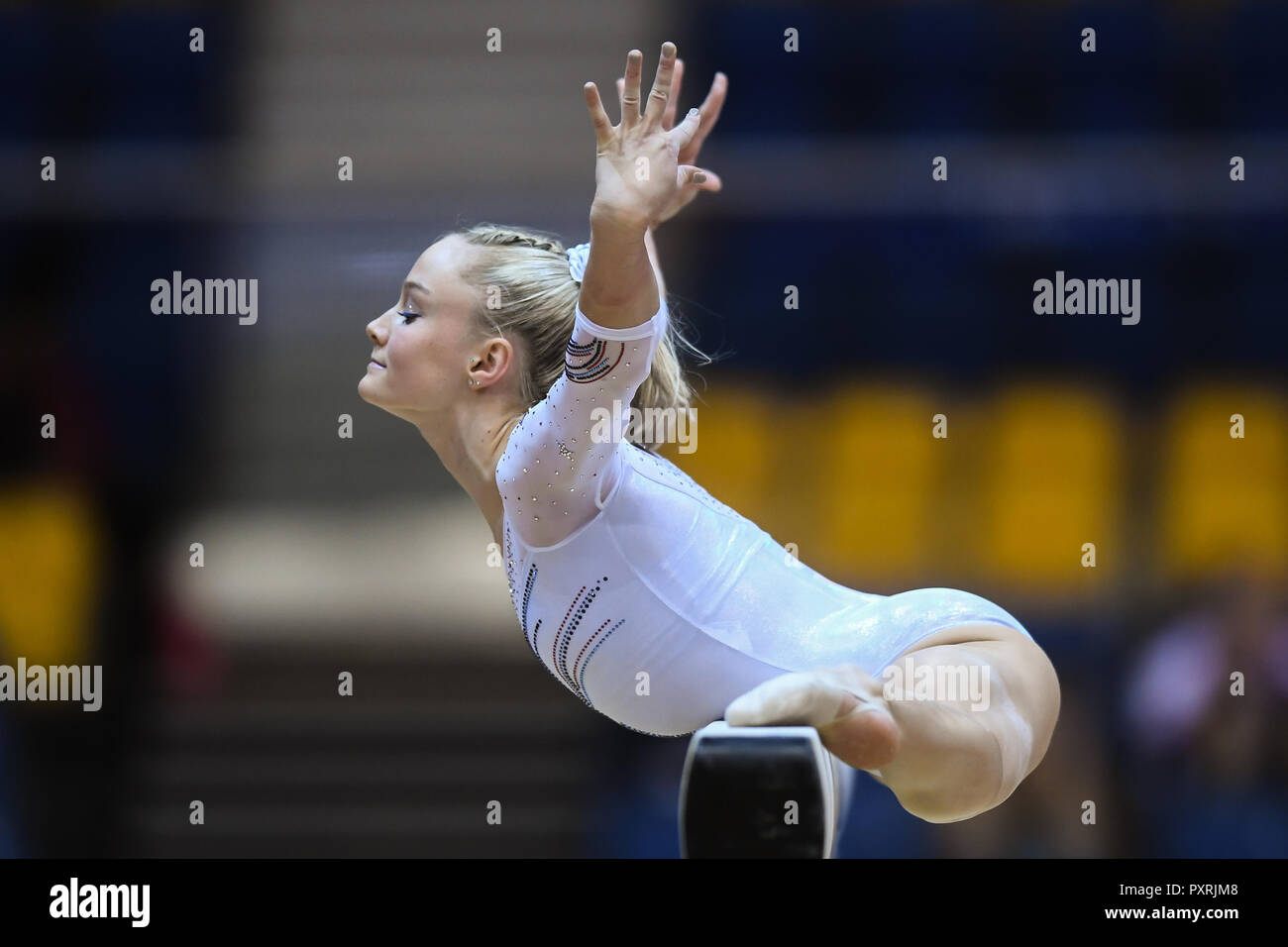 Doha, Qatar. 23rd Oct, 2018. RILEY MCCUSKER practices on the balance ...