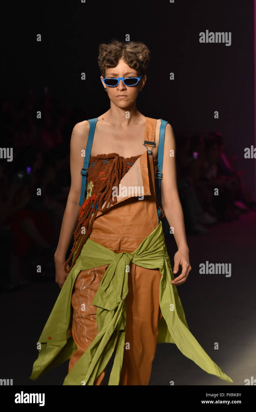 Sao Paulo, Brazil. 23rd Oct 2018. SPFW N46 - Top 5 Parade during SPFW ...