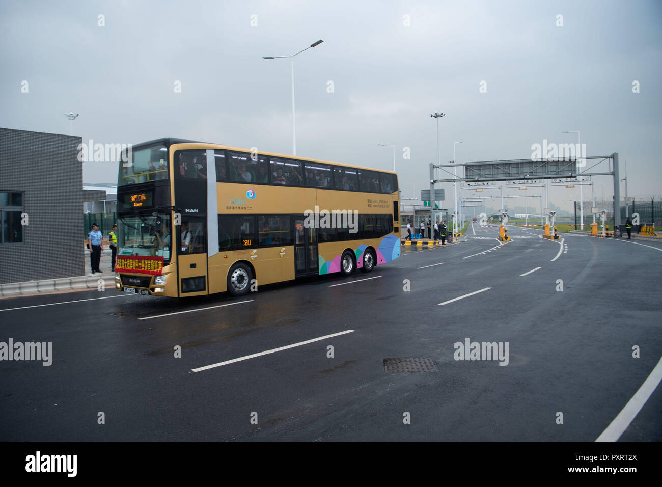 Worlds longest bus china hi-res stock photography and images - Alamy