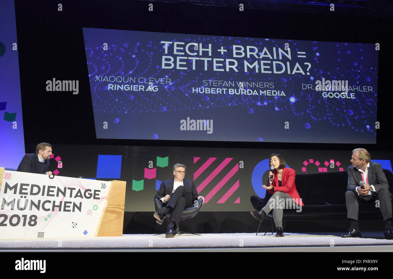 Munich, Germany. 24th Oct, 2018. The presenter Klaas Heufer-Umlauf (l-r ...