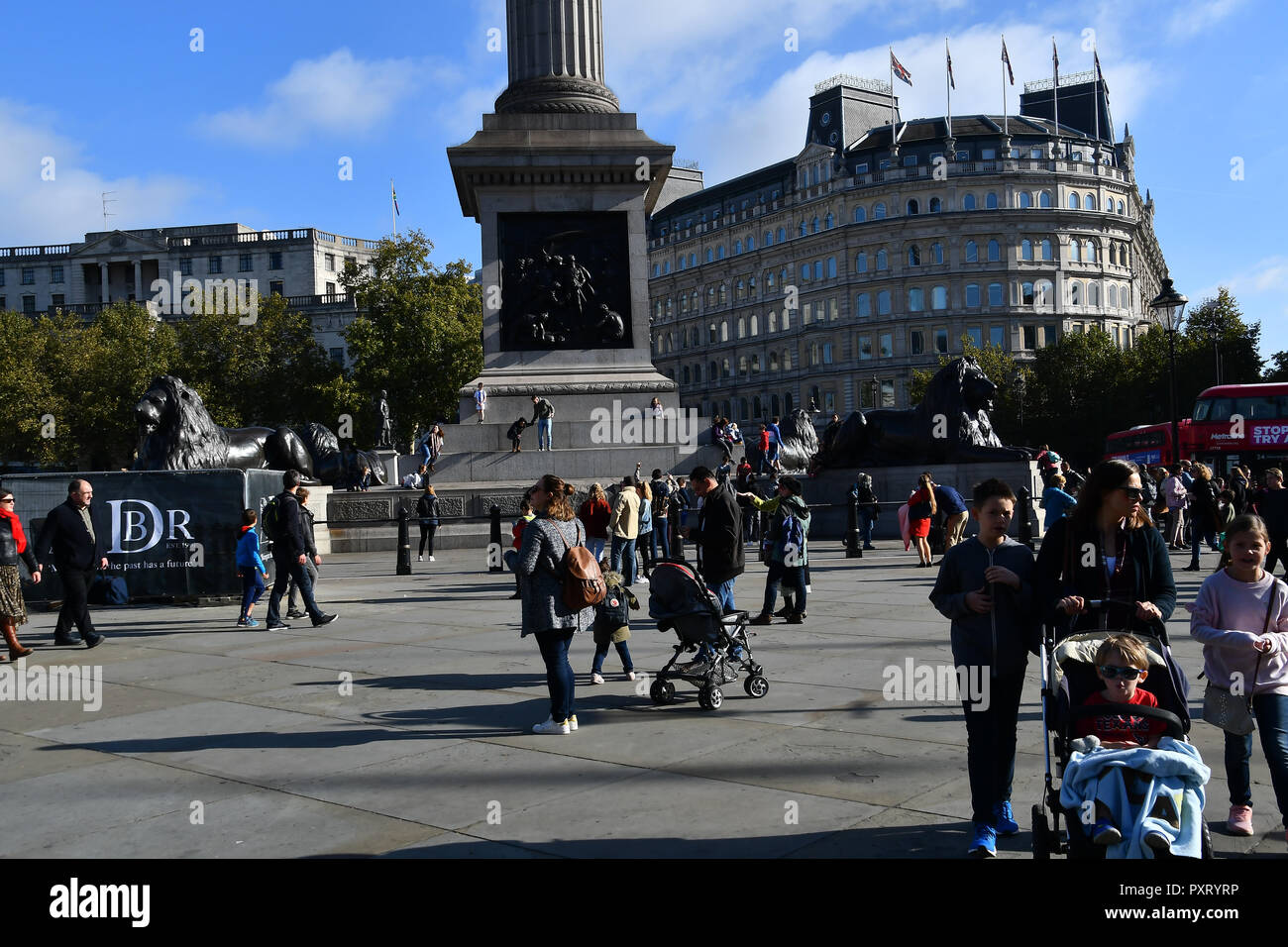 Homeless chinese family hi-res stock photography and images - Alamy