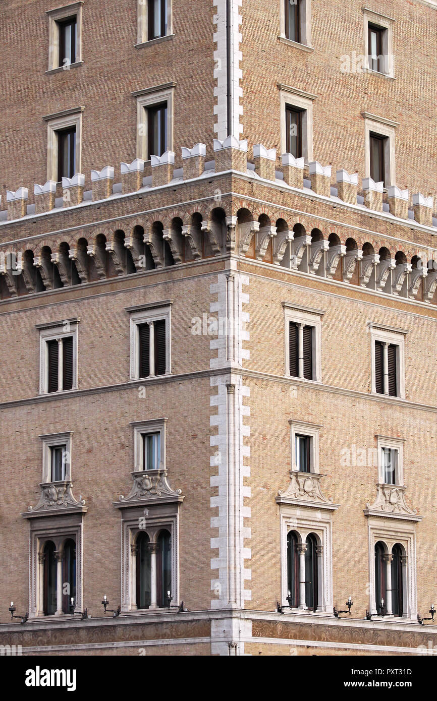Classic style medieval building corner in Rome Stock Photo - Alamy