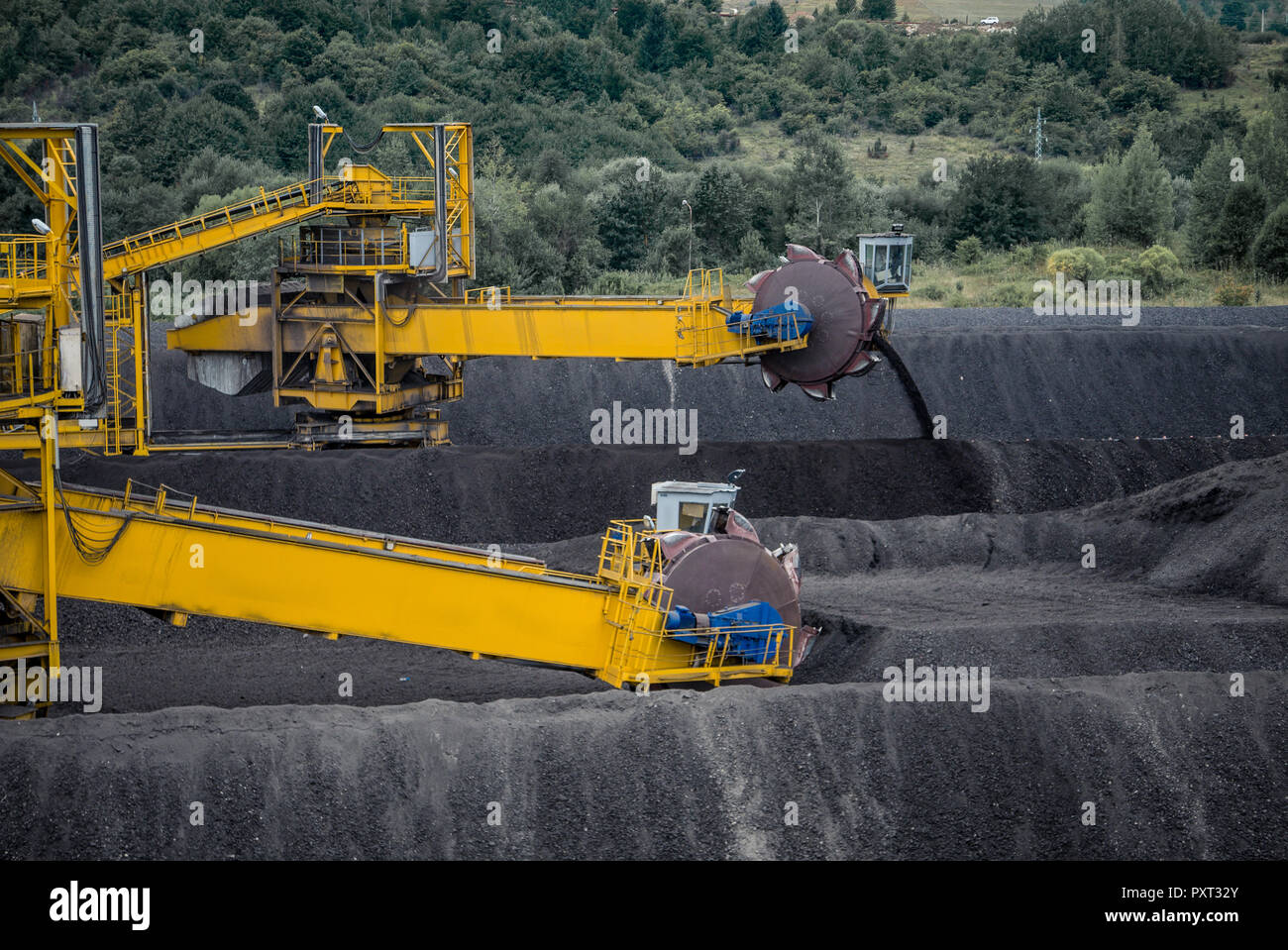 Huge industrial machine for coal mining Stock Photo - Alamy