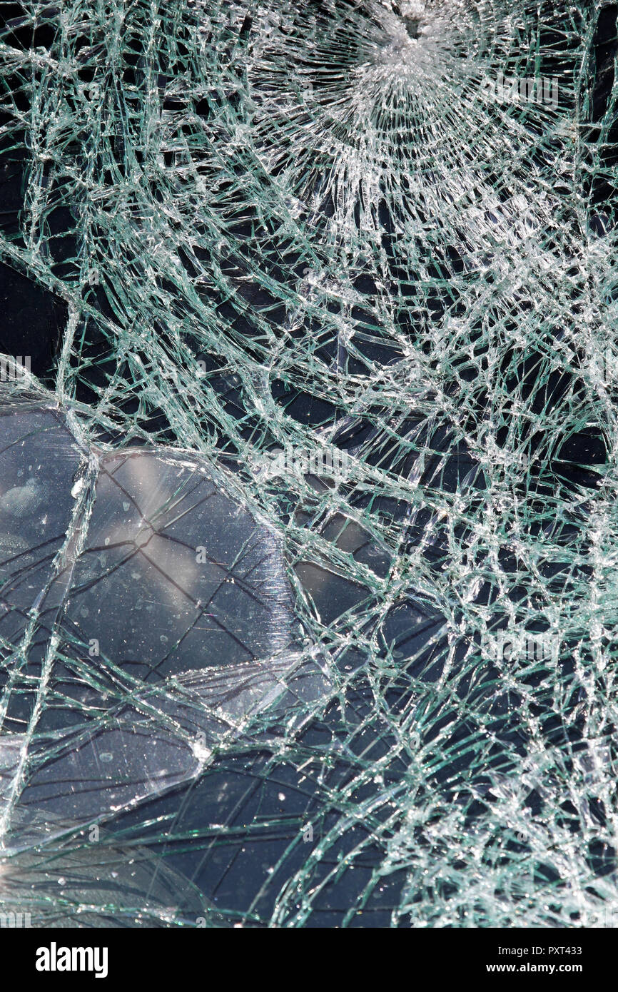Shattered glass broken windscreen in traffic accident Stock Photo - Alamy