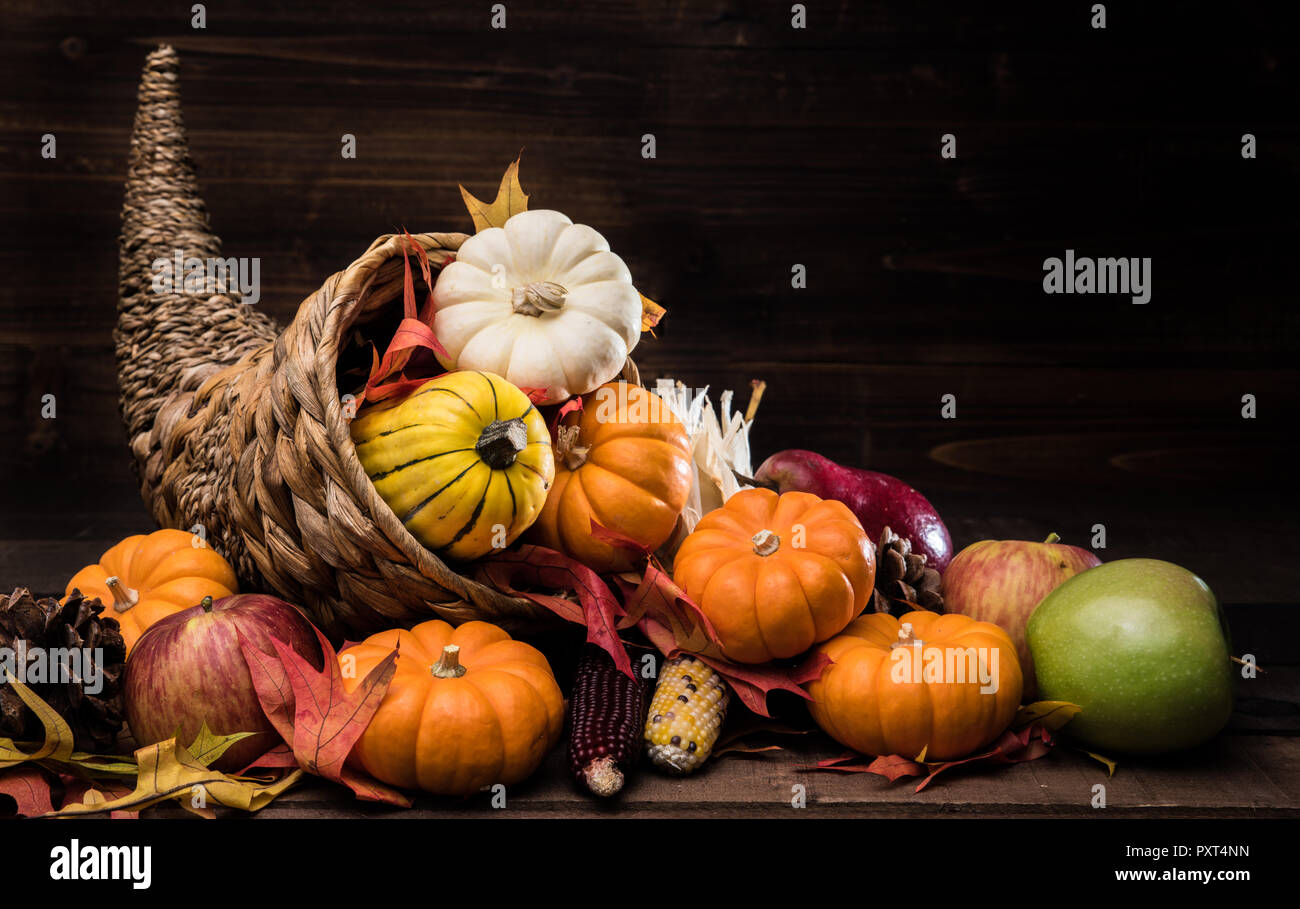 Thanksgiving or fall cornucopia Stock Photo - Alamy