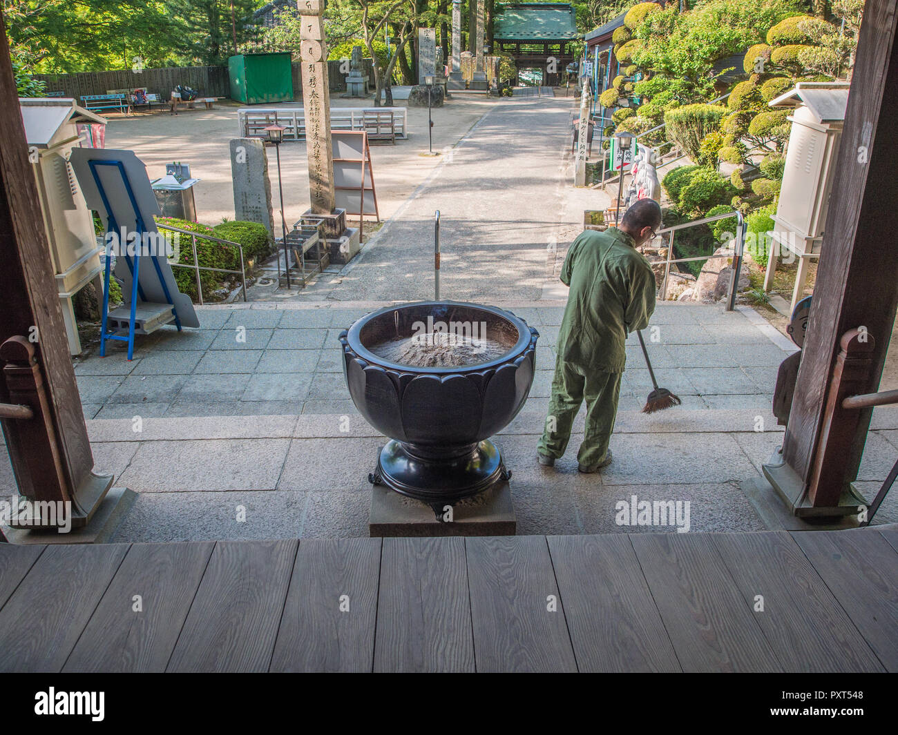 Sweeping the temple hi-res stock photography and images - Alamy