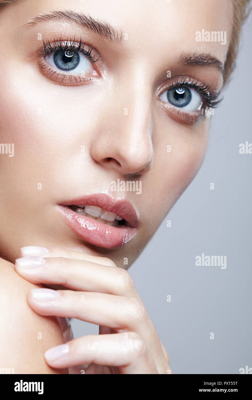 Hand and fingers on face hi-res stock photography and images - Alamy