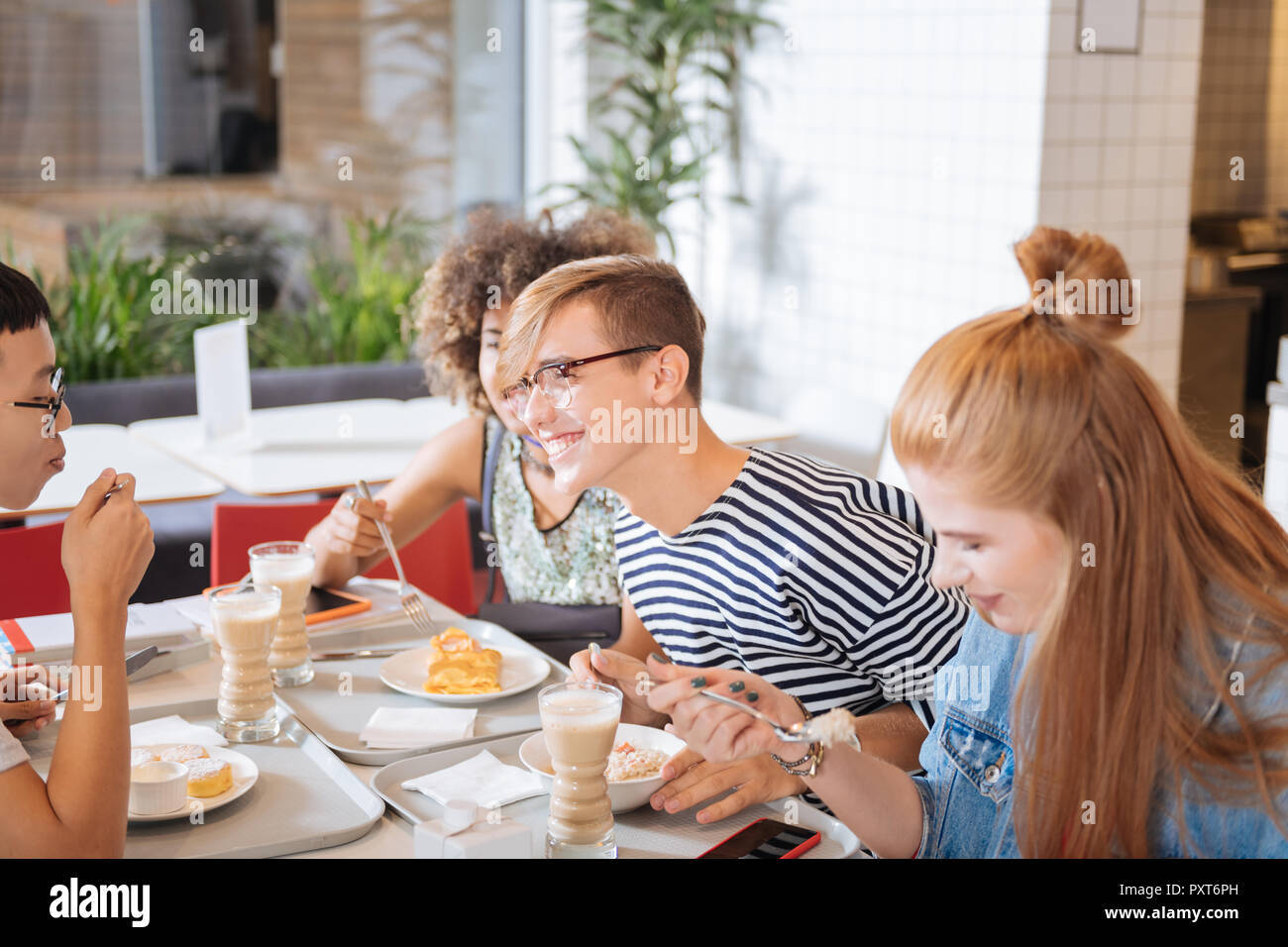 Lunch break funny hi-res stock photography and images - Alamy