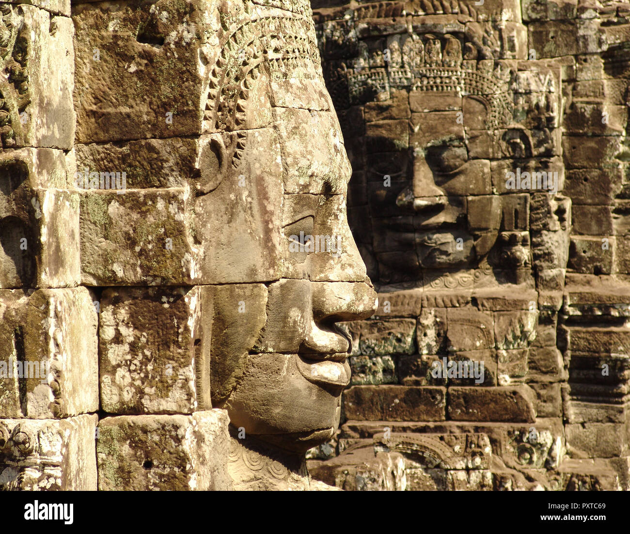 Two buddha faces hi-res stock photography and images - Alamy