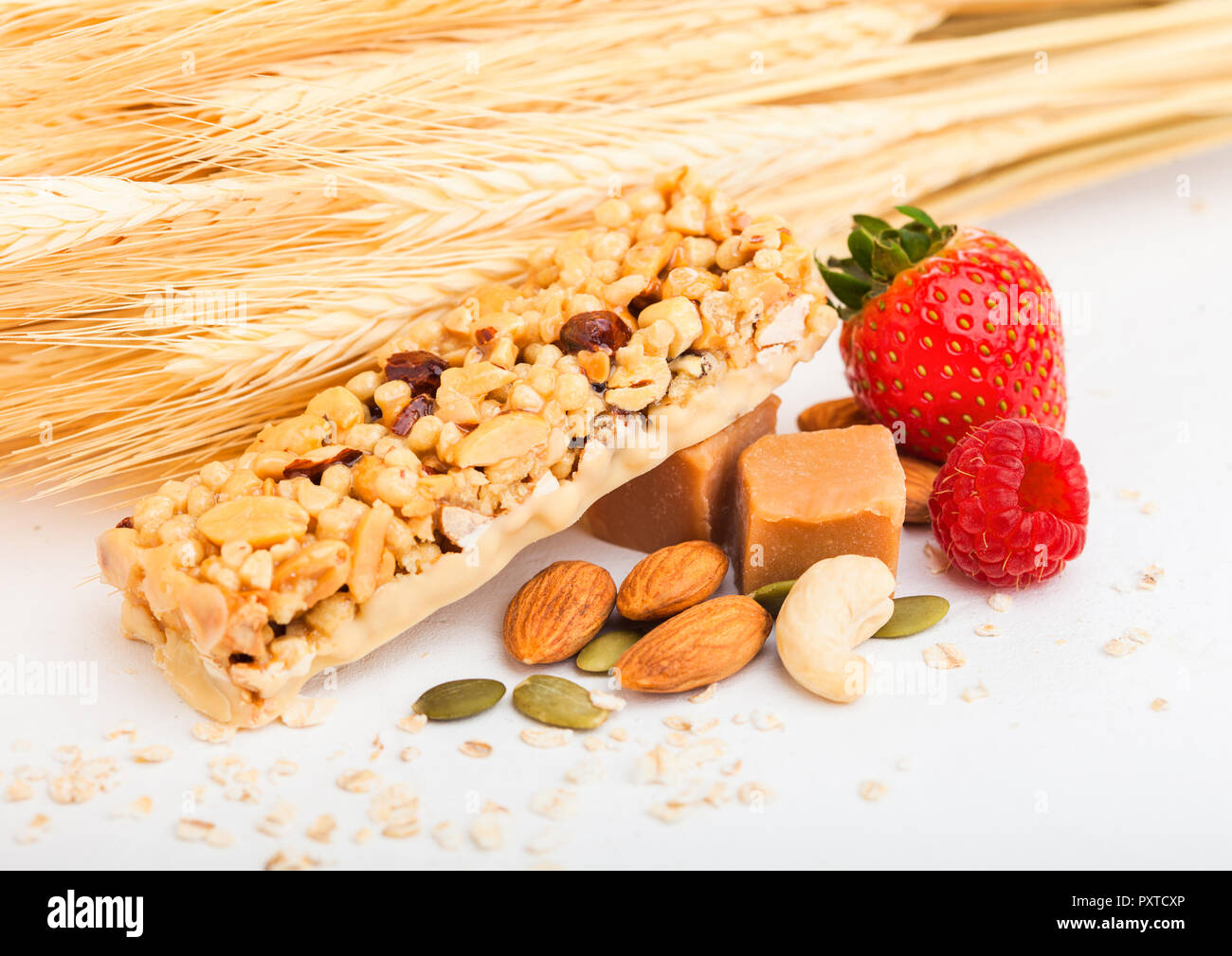 Strawberry granola bar hi-res stock photography and images - Alamy