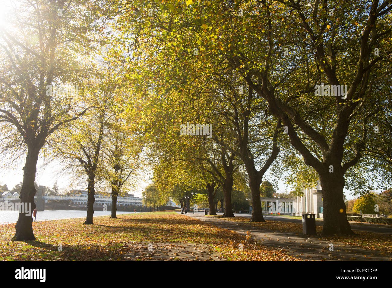 Bright sunny day at Victoria Embankment in Nottingham, Nottinghamshire ...