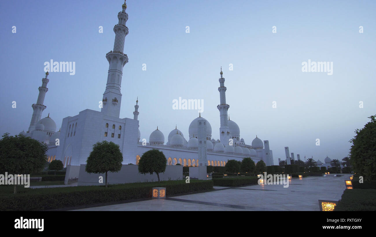 Abu dhabi abudhabi arch hi-res stock photography and images - Alamy