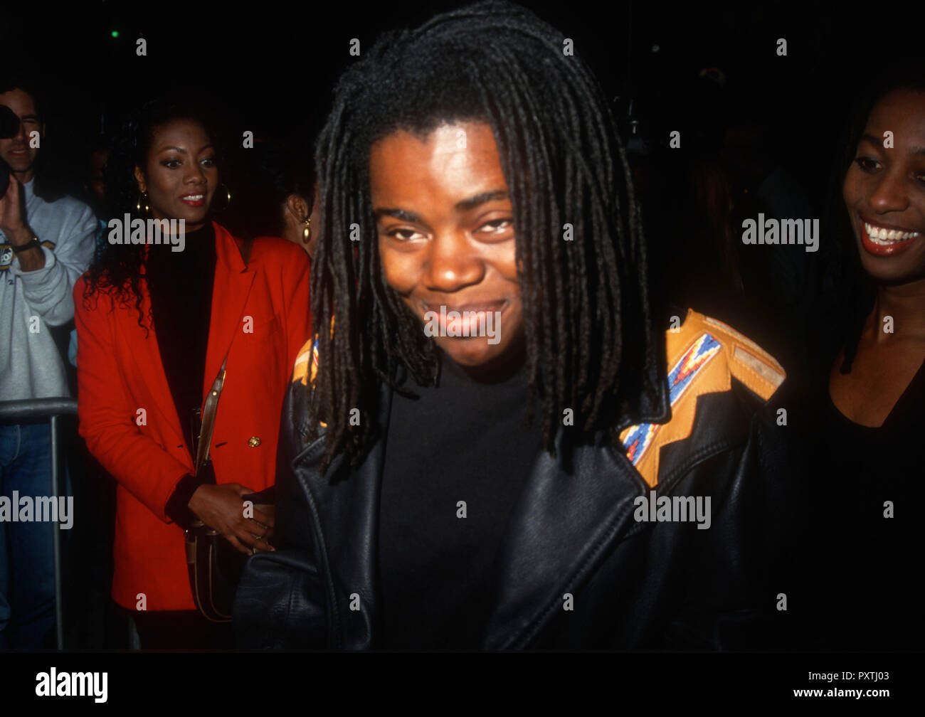 BEVERLY HILLS, CA - NOVEMBER 17: Singer Tracy Chapman attends Warner ...