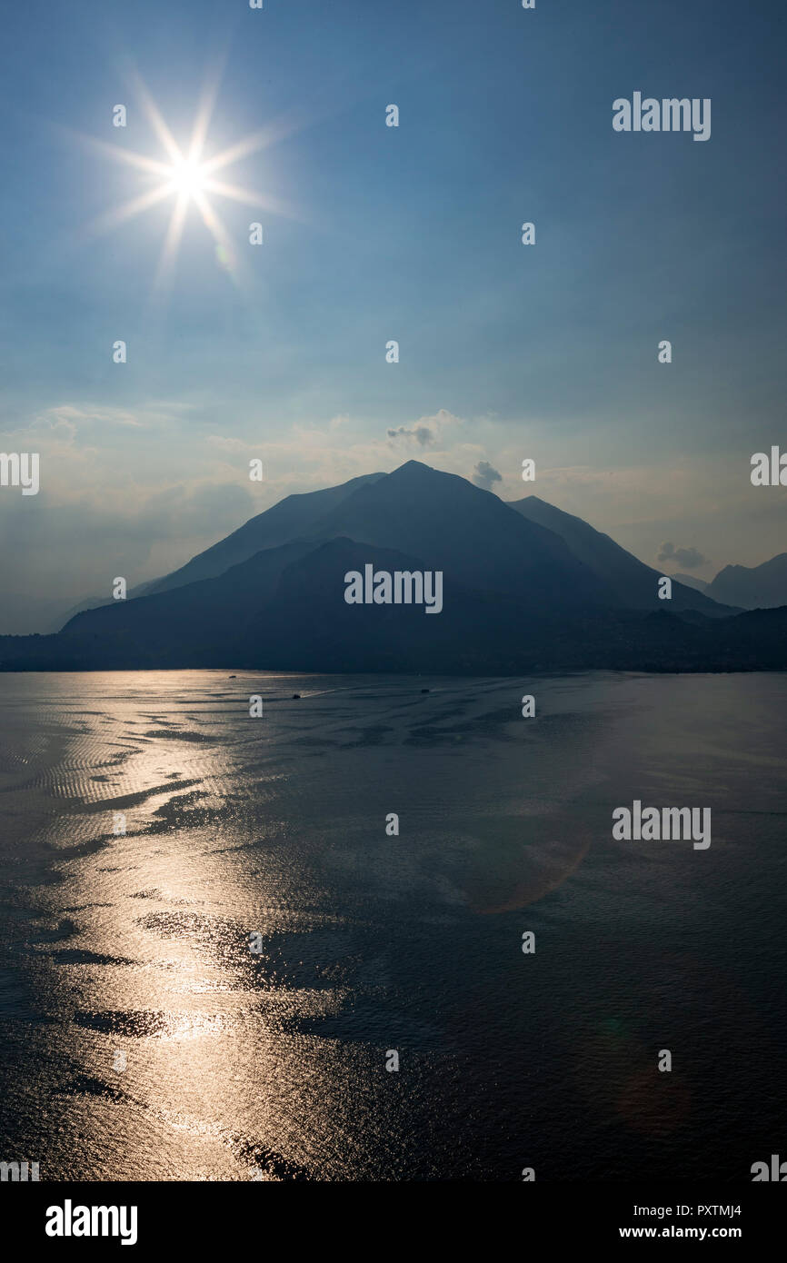 Lago sunburst hi-res stock photography and images - Alamy