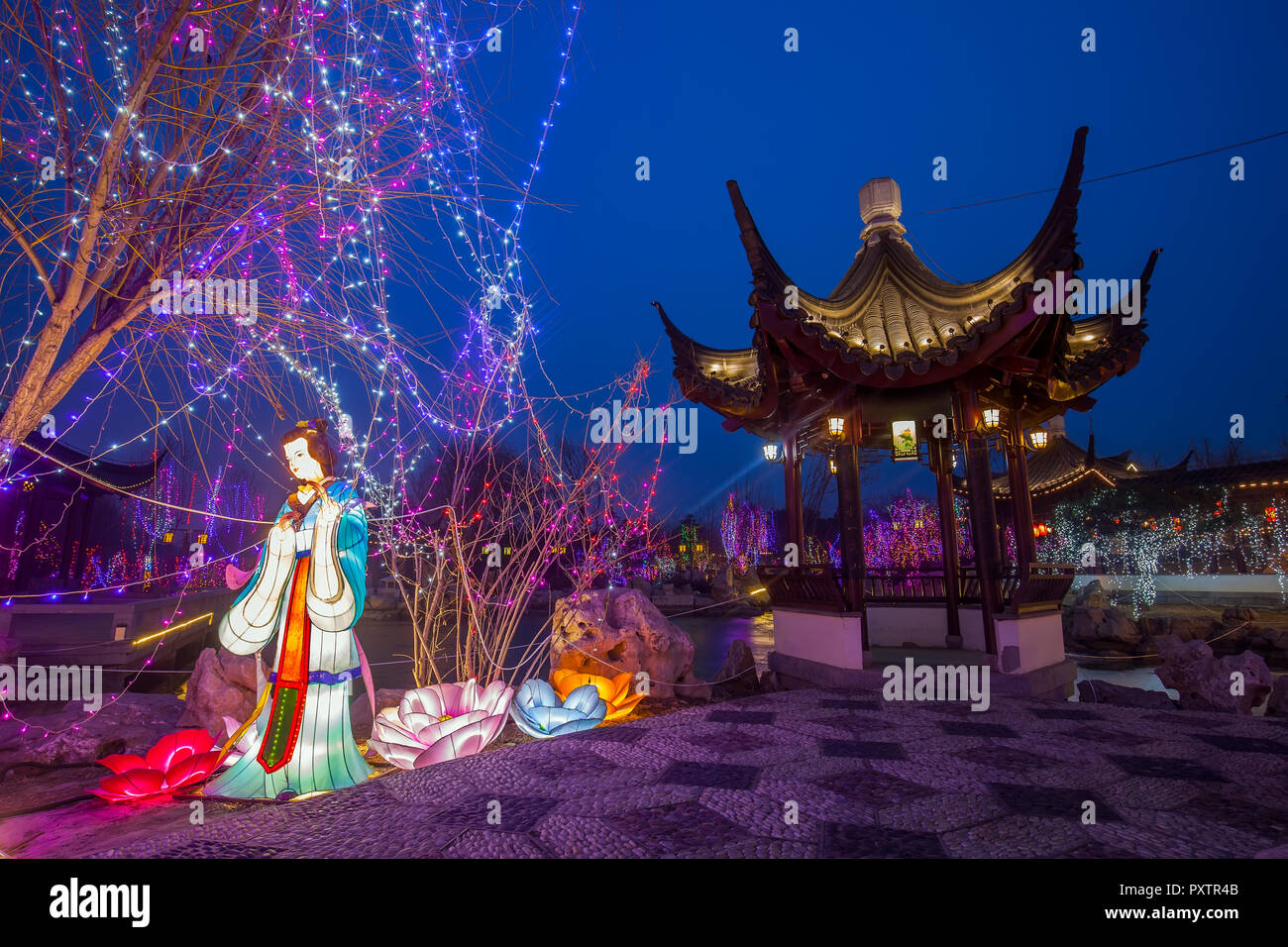 Chinese traditional buildings at night Stock Photo - Alamy