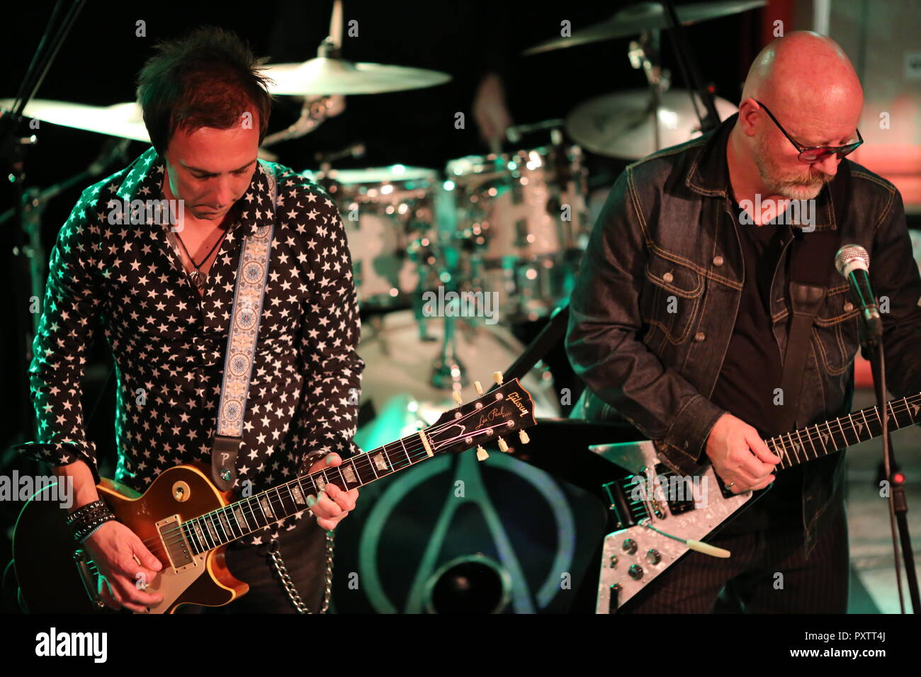 Wishbone Ash live Stock Photo - Alamy