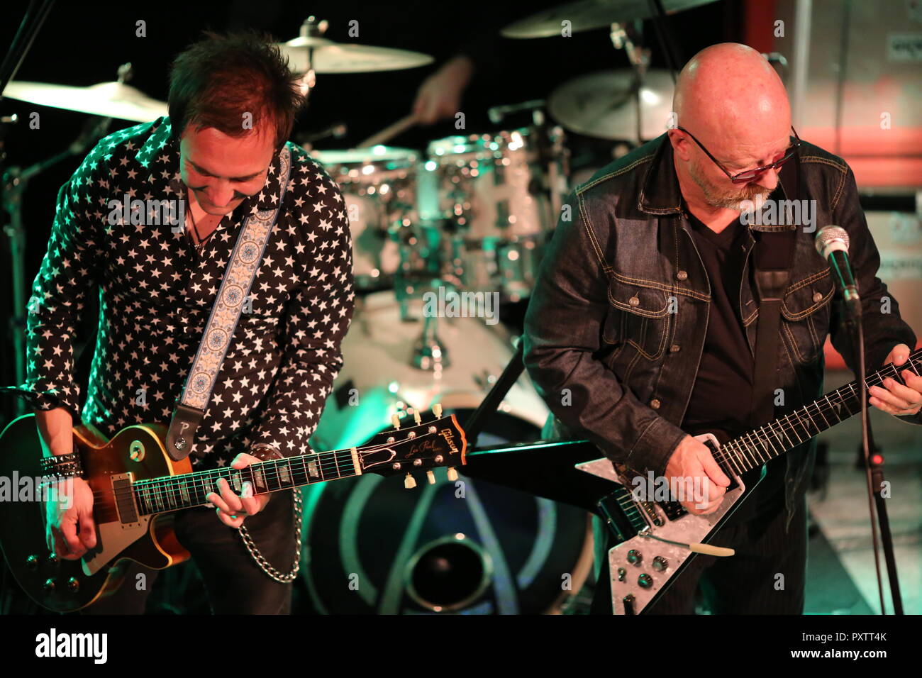 Wishbone Ash live Stock Photo - Alamy