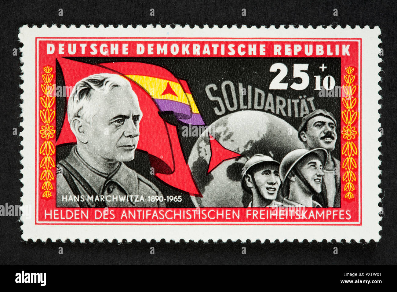 Ddr stamp hi-res stock photography and images - Alamy