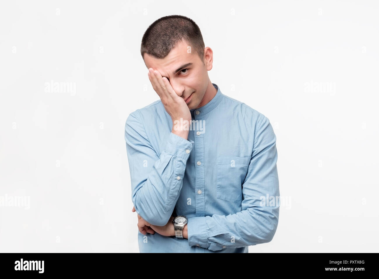 Closes the eye hi-res stock photography and images - Alamy