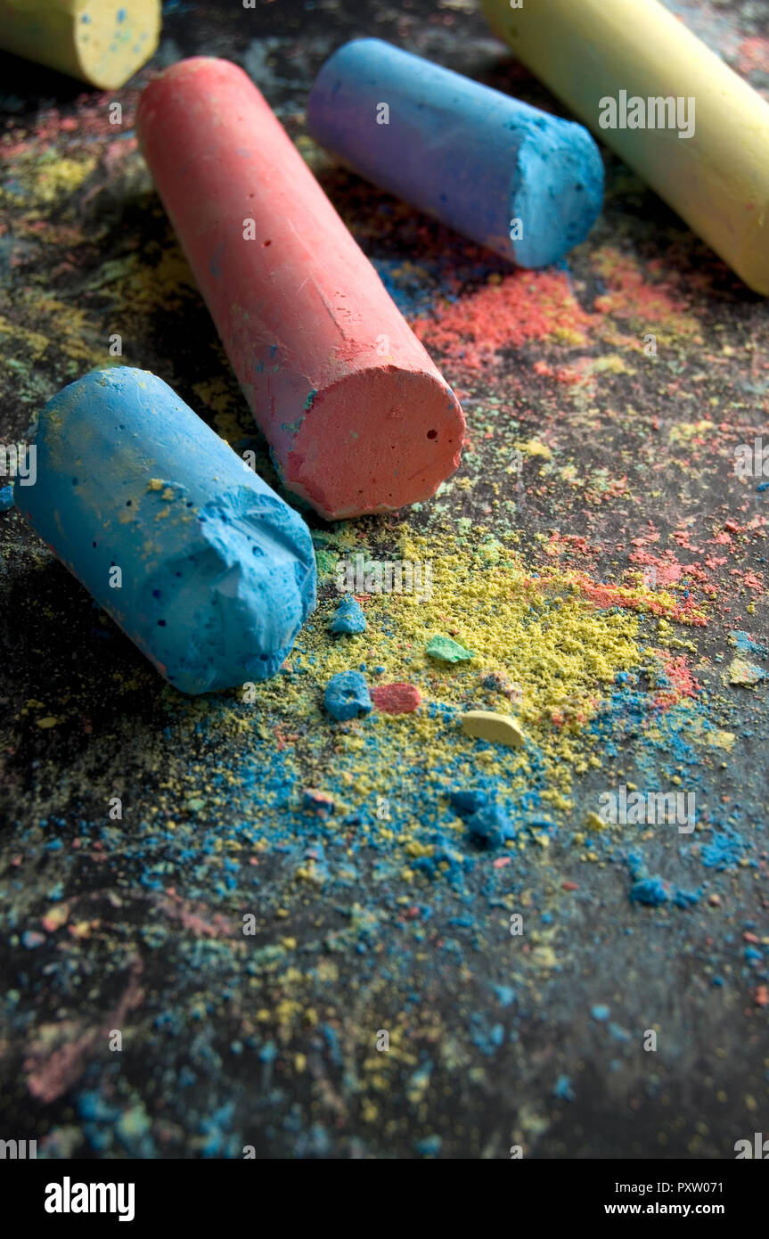 Black chalk powder hi-res stock photography and images - Alamy