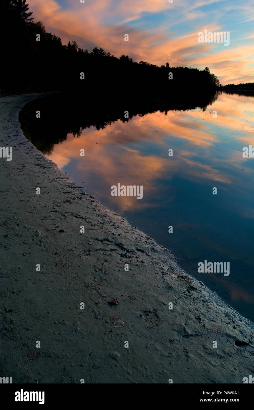 Quebec forest camp hi-res stock photography and images - Alamy