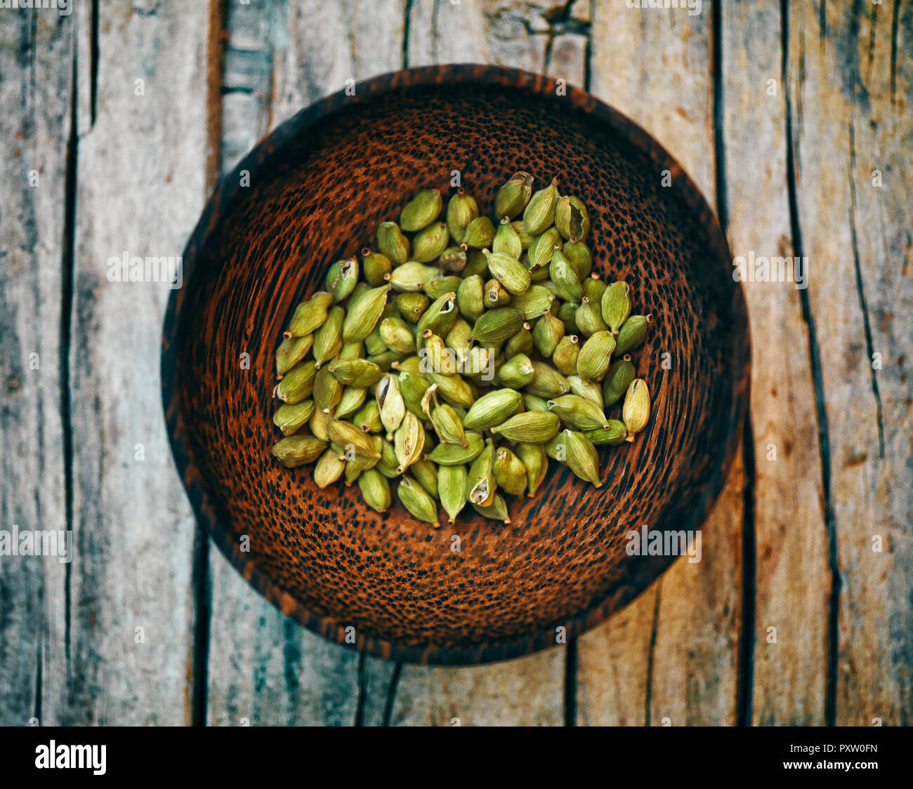 Cardamom capsules hi-res stock photography and images - Alamy
