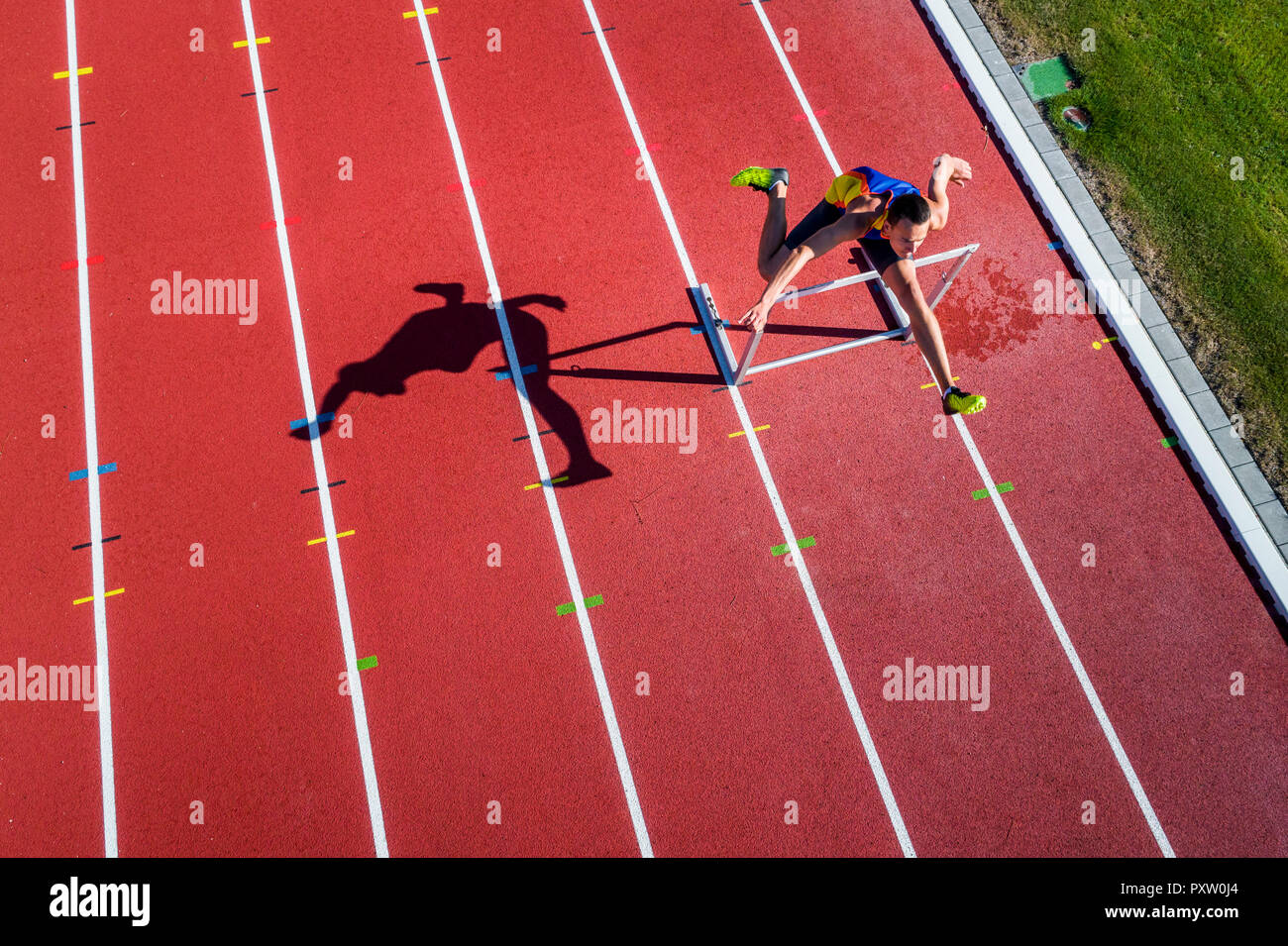Hurdle runner hi-res stock photography and images - Alamy