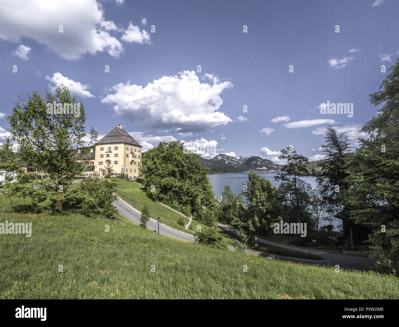 Schloss fuschl fuschlsee salzkammergut austria hi-res stock photography ...