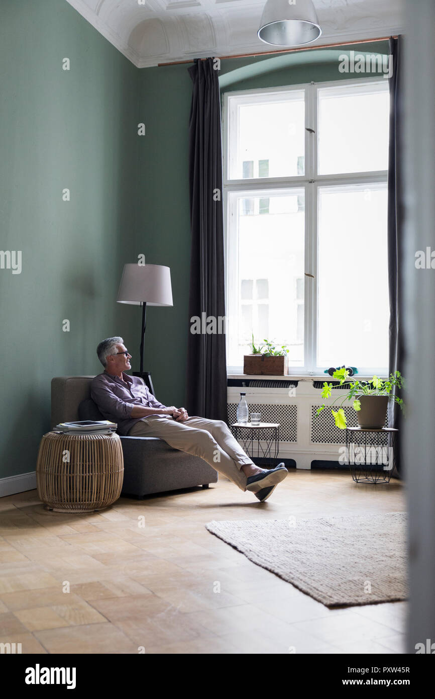 Old man living at home hi-res stock photography and images - Alamy
