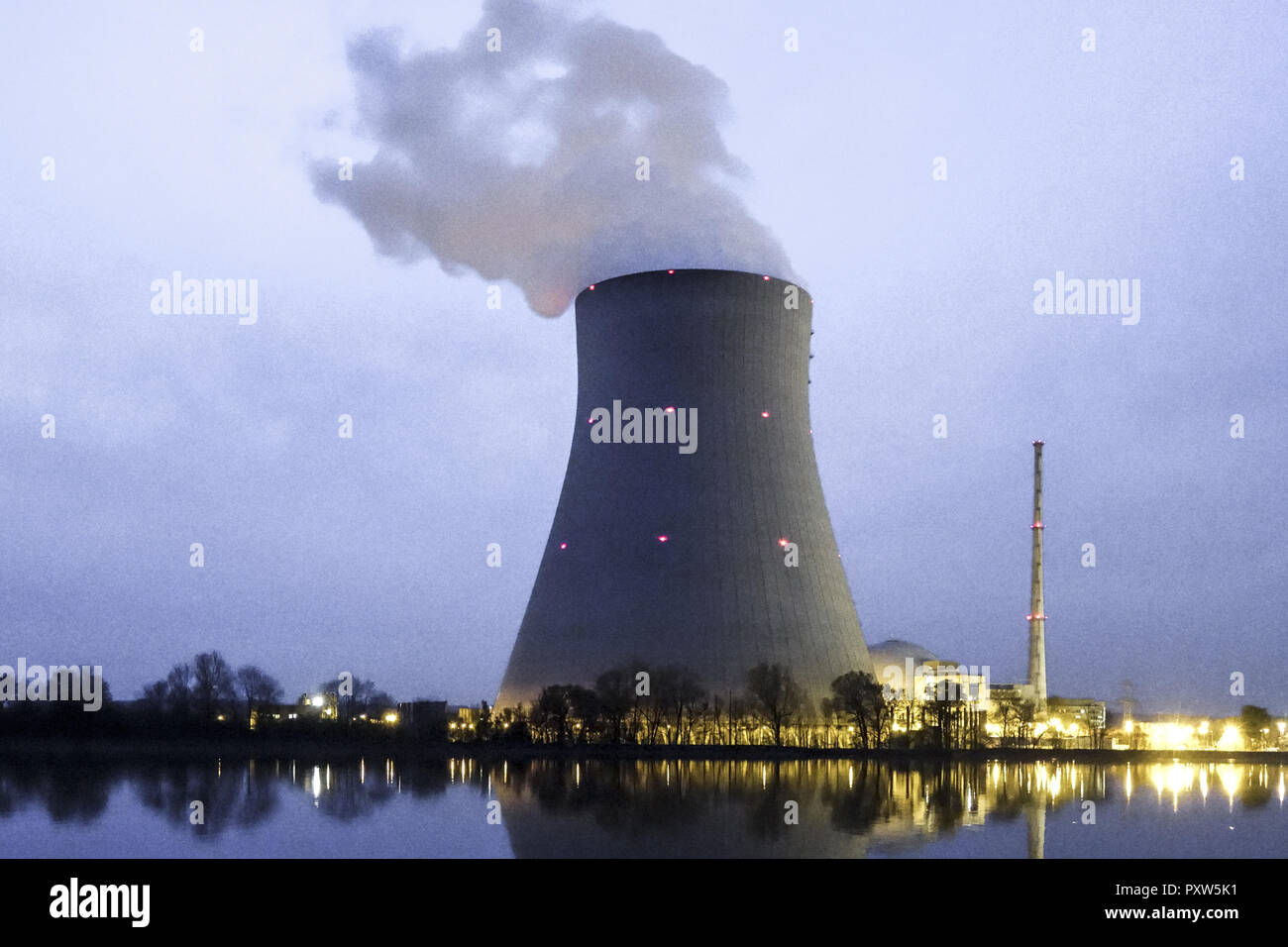 Atomkraftwerk Ohu bei Landshut, Bayern, Deutschland, Nuclear power ...