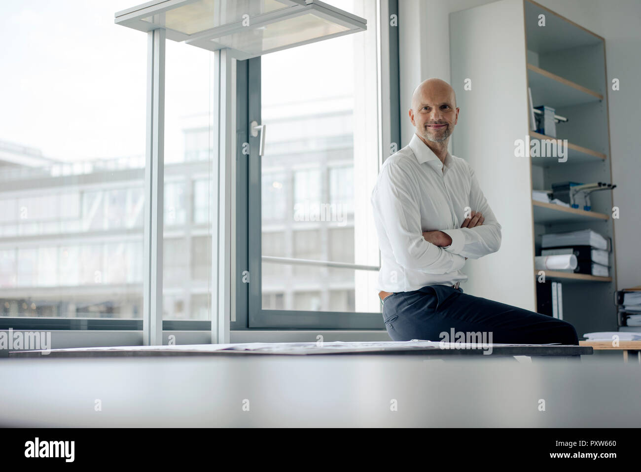 Engineer businesspeople hi-res stock photography and images - Alamy