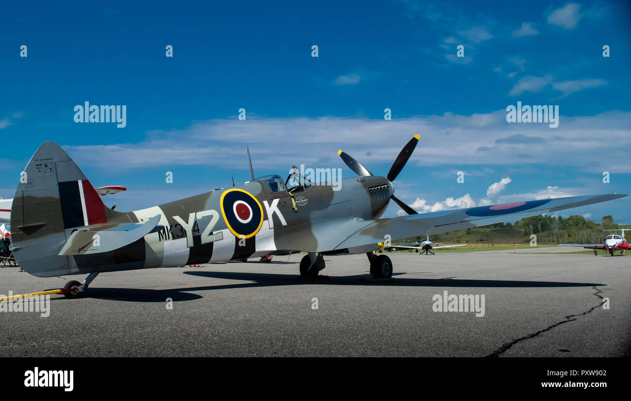 Spitfire Mk IX Stock Photo - Alamy