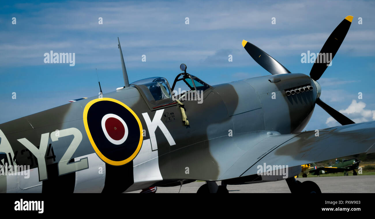 Spitfire Mk IX Stock Photo - Alamy