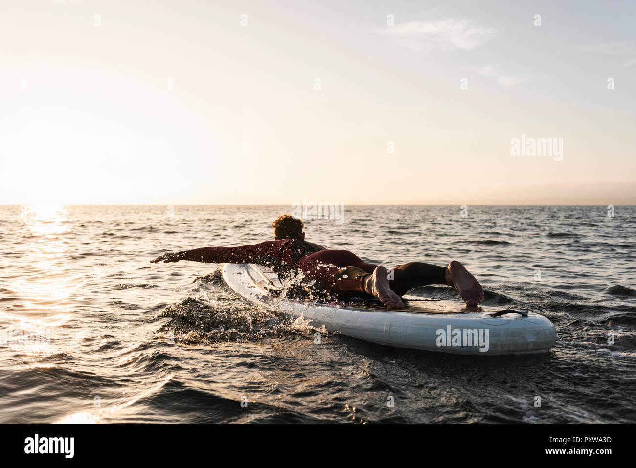 Man paddleboard hi-res stock photography and images - Alamy