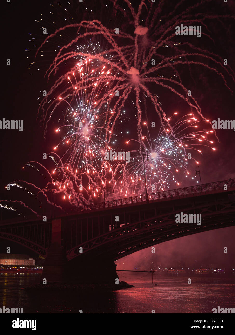 Lighted fireworks hi-res stock photography and images - Alamy