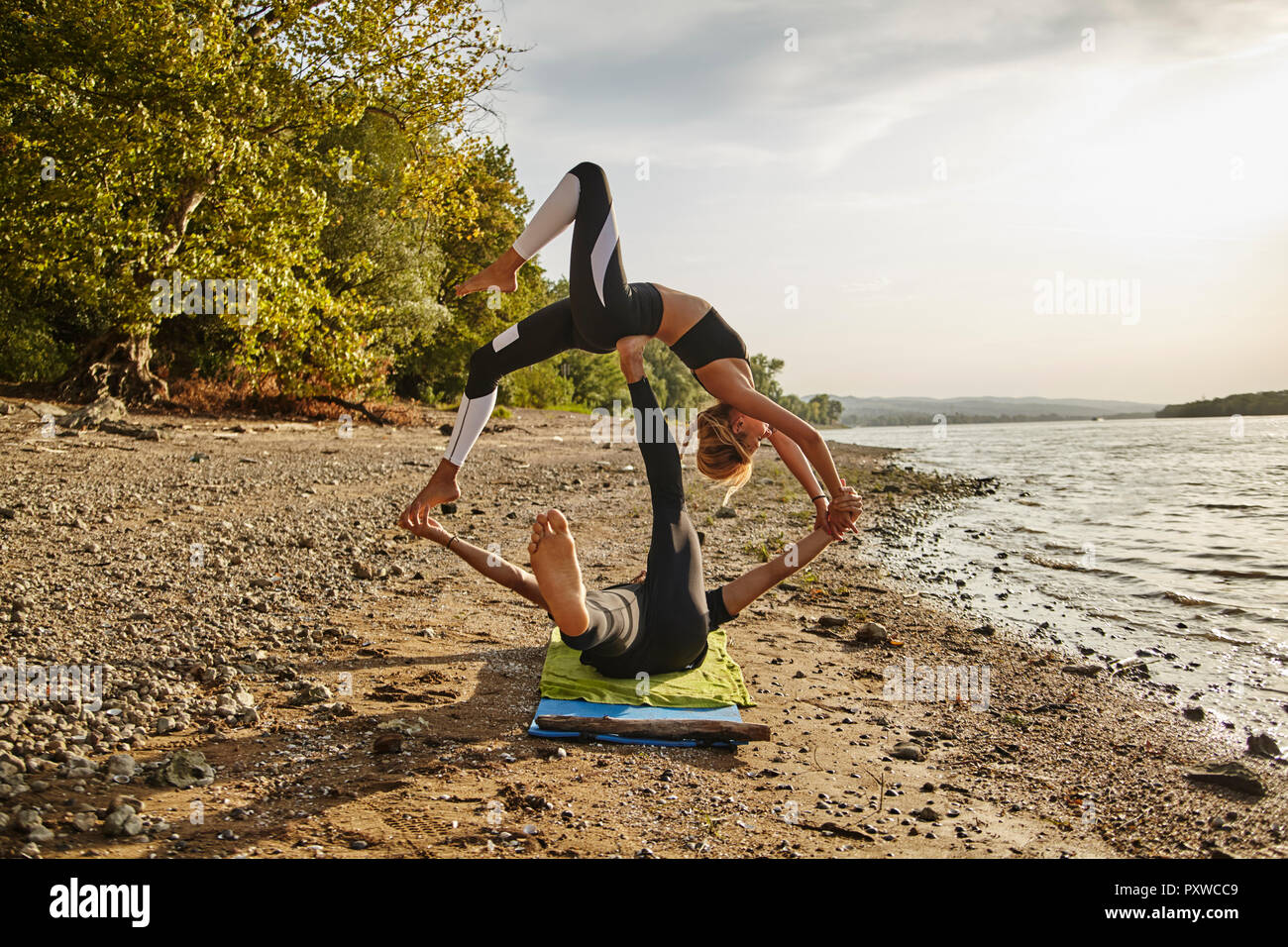 Acro balance hi-res stock photography and images - Alamy