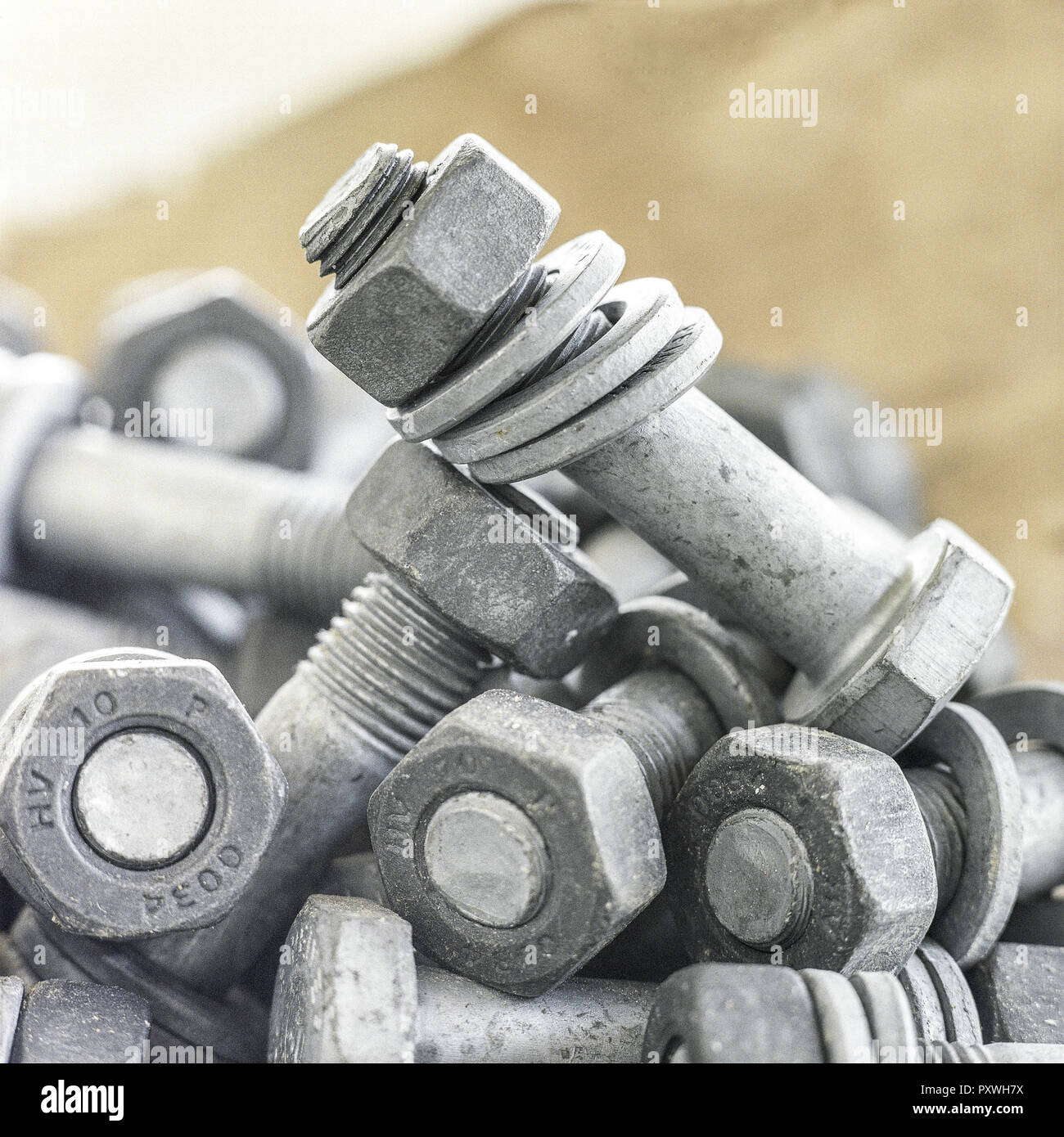 Schrauben und Muttern Stock Photo - Alamy