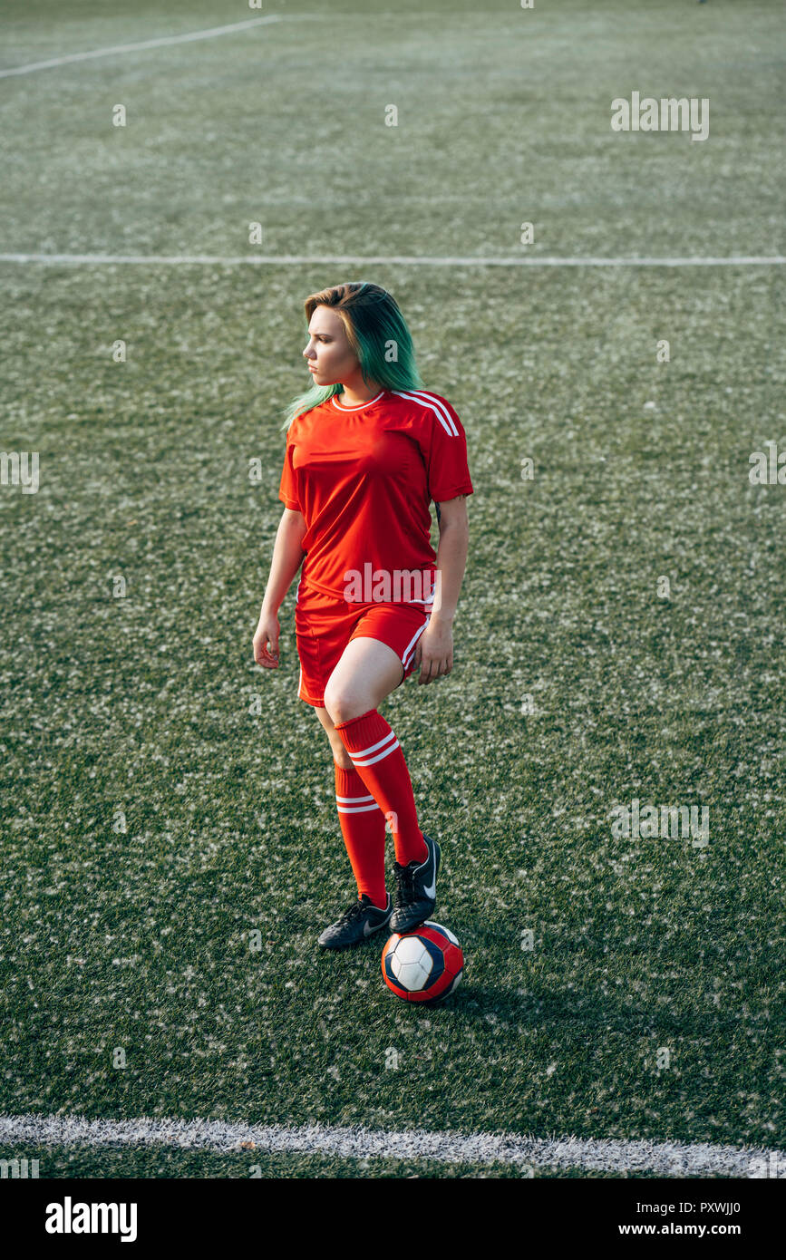 Full body shot football hi-res stock photography and images - Alamy