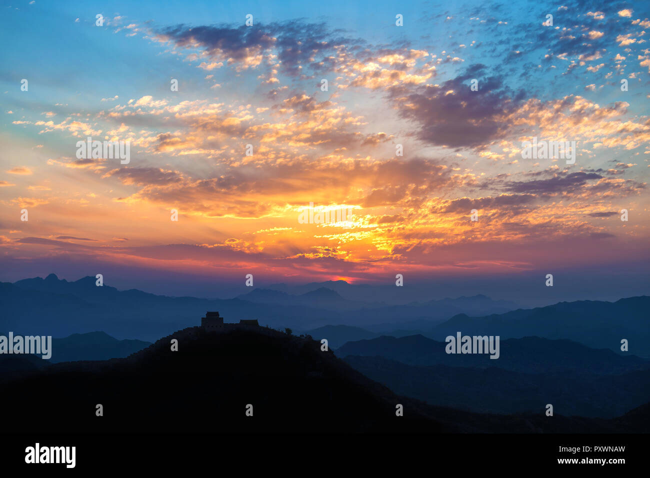 The beautiful great wall of China during sunset Stock Photo - Alamy