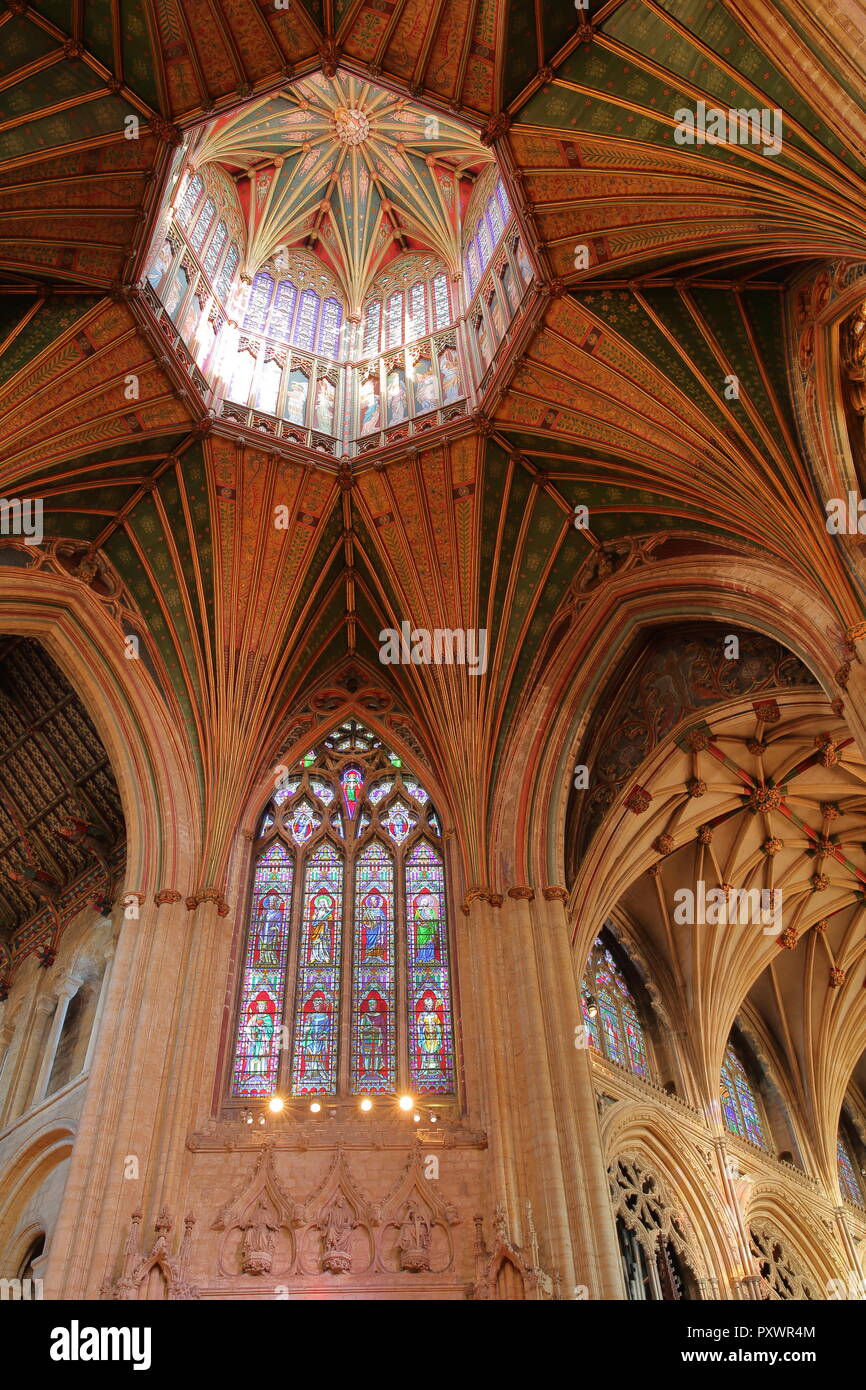 Octagon ceiling hi-res stock photography and images - Alamy