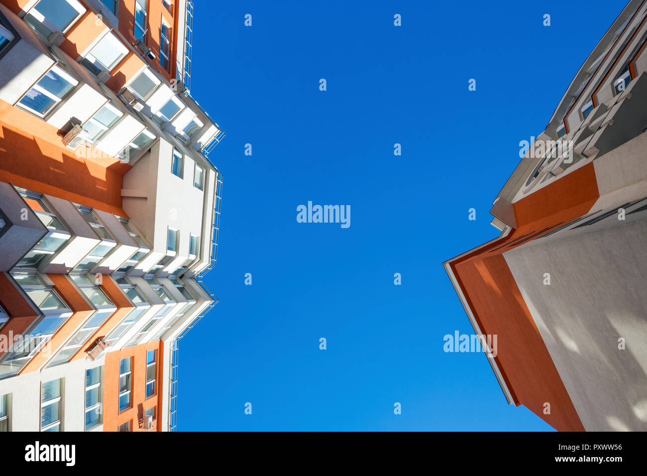 Office building complexes hi-res stock photography and images - Alamy