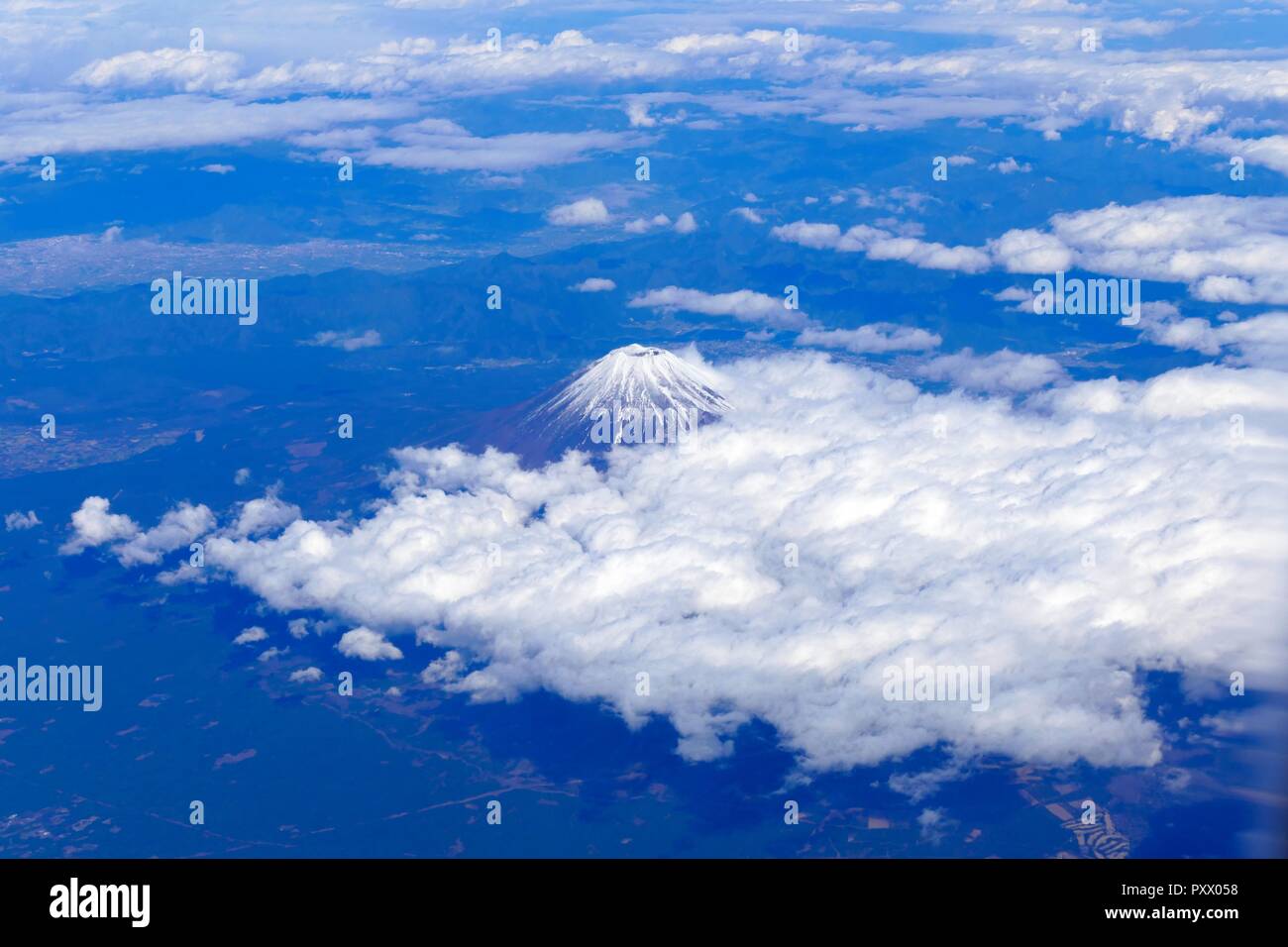 Aerial view of Mount Fuji Stock Photo - Alamy
