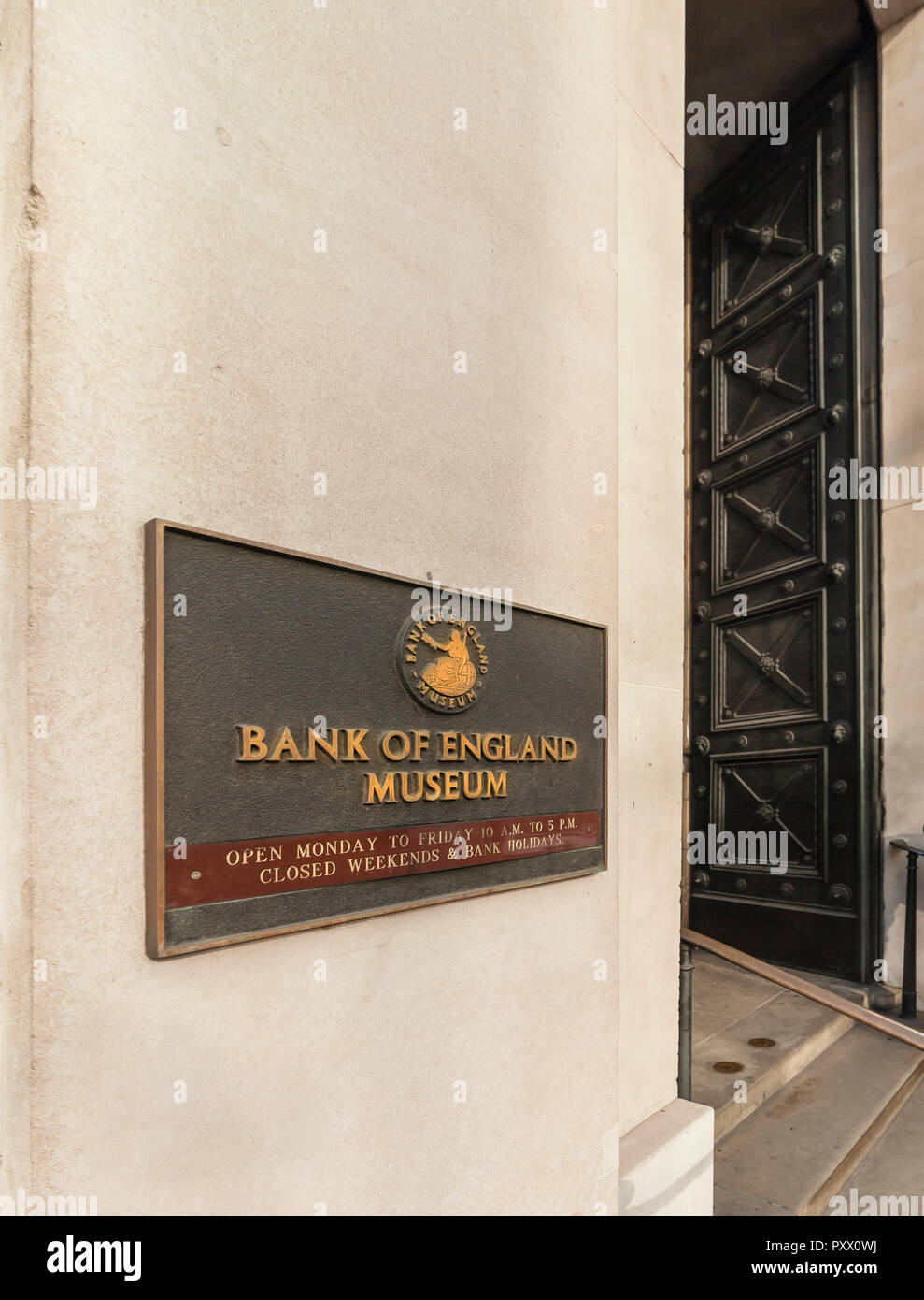 Bank of england building sign hi-res stock photography and images - Alamy