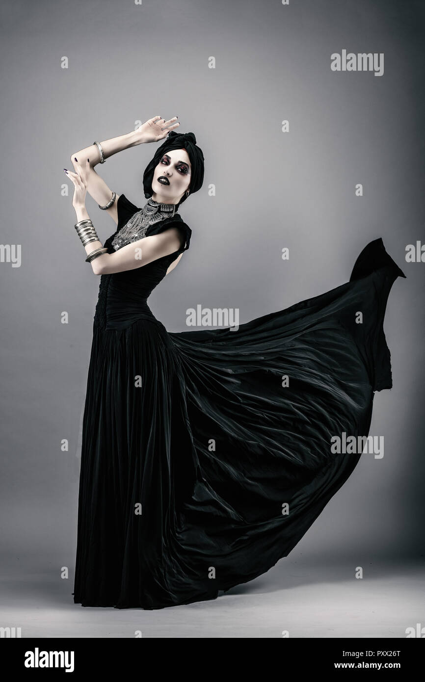 Medieval pagan dance hi-res stock photography and images - Alamy