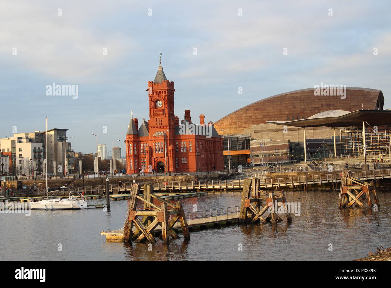 Cardiff docks hi-res stock photography and images - Alamy