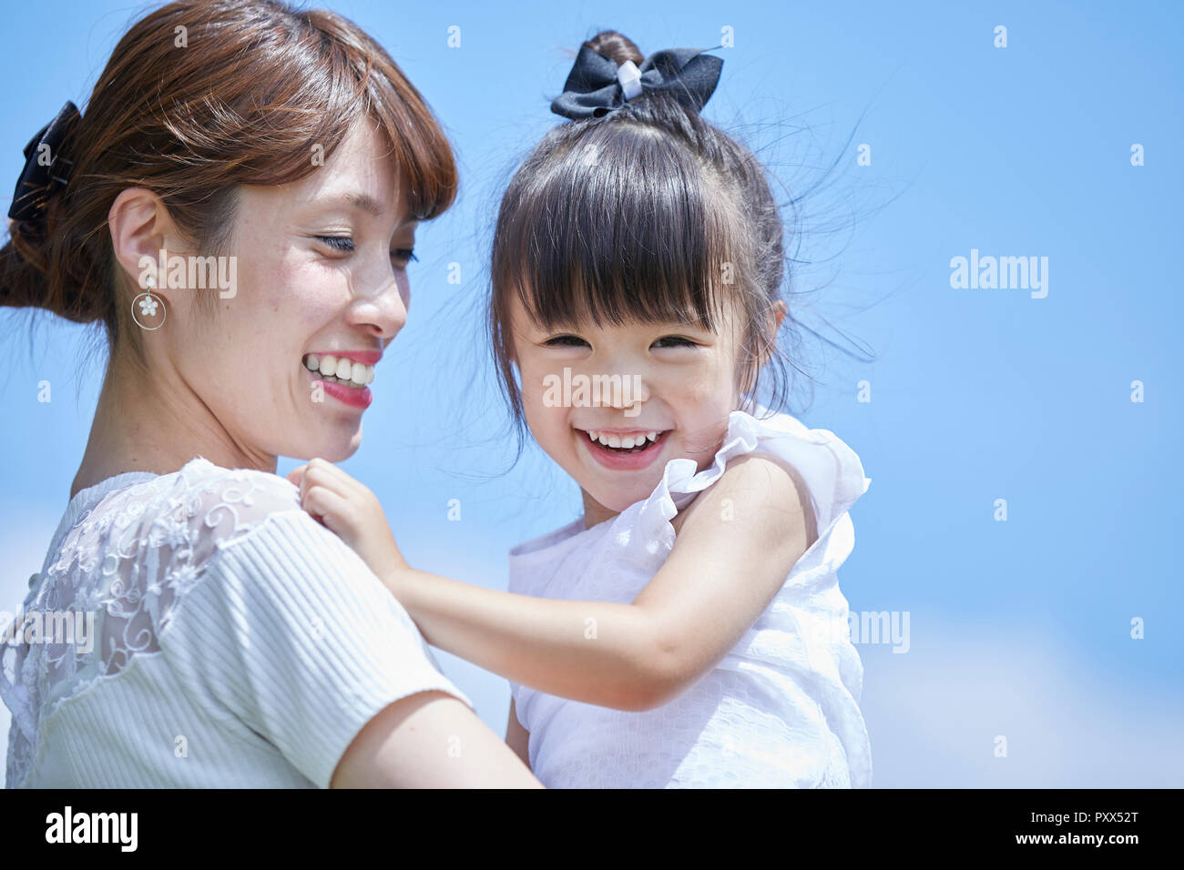 Japanese mother and daughter at the park Stock Photo - Alamy