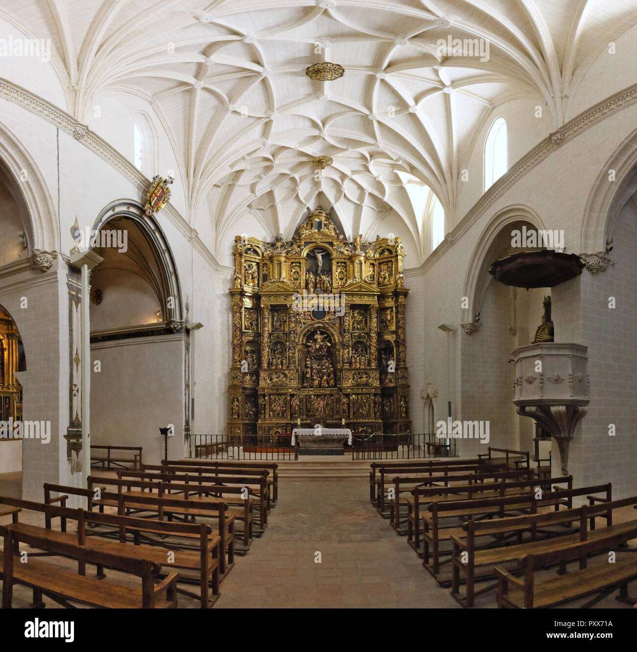 Golden altarpiece hi-res stock photography and images - Alamy